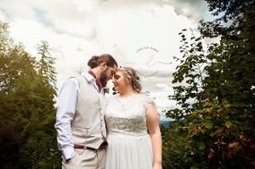 Chelsie Dawn Photography - Canada Wedding Guide