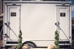The Lux Loo - Luxury Mobile Restrooms - Canada Wedding Guide