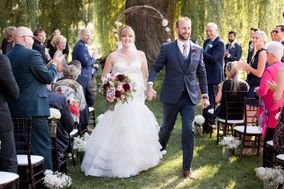 Haley Photography - Canada Wedding Guide