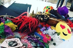 Spotlight Photo Booth - Canada Wedding Guide