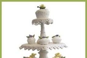 Handmade Cake Stand - Canada Wedding Guide